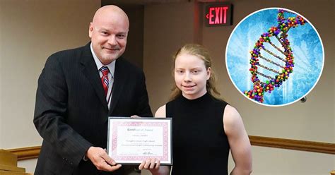 17 წლის უკრაინელმა ემიგრანტმა დნმ რობოტი გამოიგონა პარკინსონისა და ალცჰაიმერის დაავადებების