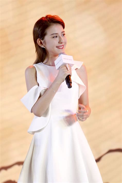 热依扎阿里木江热依扎穿衣服 伤感说说吧