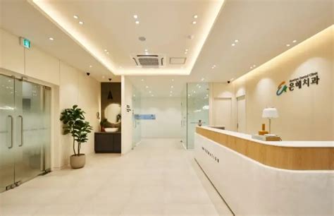 화이트and우드톤 모던한 100평 치과인테리어 의정부 의정부동