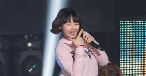 [포토] 소나무 뉴썬 거대한 아기 인형의 애교~