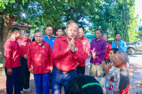 ឯកឧត្តម អ៊ុំ រាត្រី រដ្ឋបាលខេត្តបន្ទាយមានជ័យ Facebook