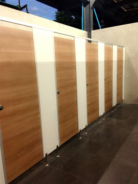 ผลิตและจำหน่ายผนังกั้นห้องน้ำสำเร็จรูป Extra สยาม พาติชั่น