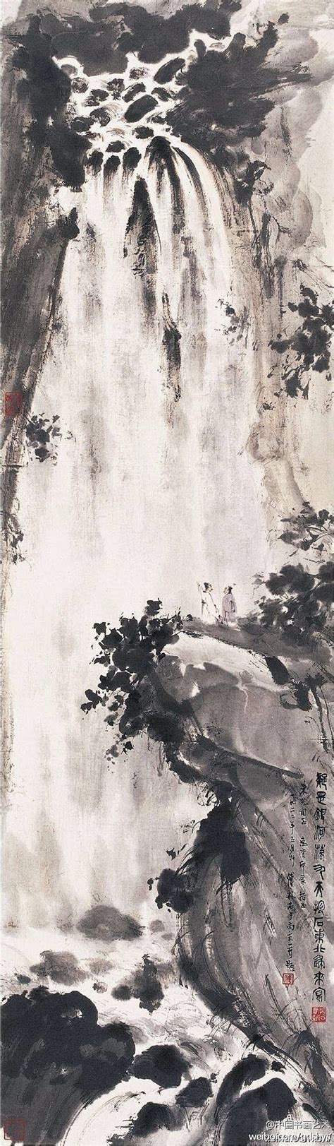 傅抱石 作品 《观瀑图》】 画面一派傅氏气概，瀑布飞泻，流水潺潺，中有二位高士仿佛置身于世外仙境。