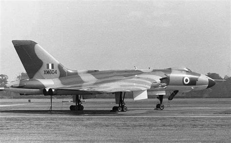 Aviation Photographs Of Registration Xm604 Abpic