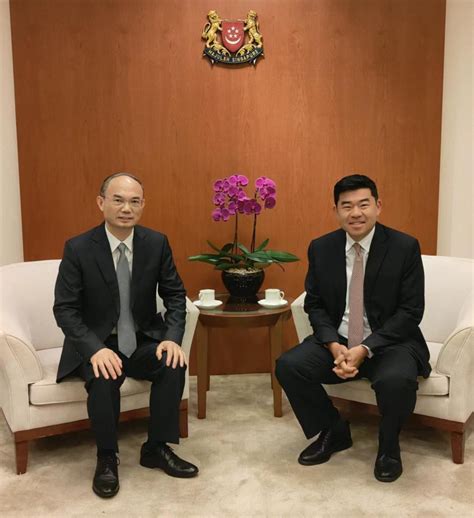 曹忠明大使会见新加坡贸工部常任秘书林明亮中华人民共和国驻新加坡共和国大使馆