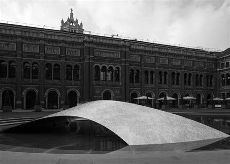 Zaha Hadid Installs Aluminium Wave Over Pool In Vanda Museum Garden