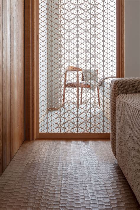 子浦 中 シオ建築設計事務所による、千葉の集合住宅の住戸改修「handcraft House」