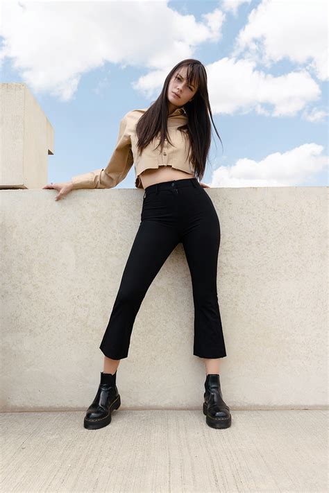 Ava R New View Modeling
