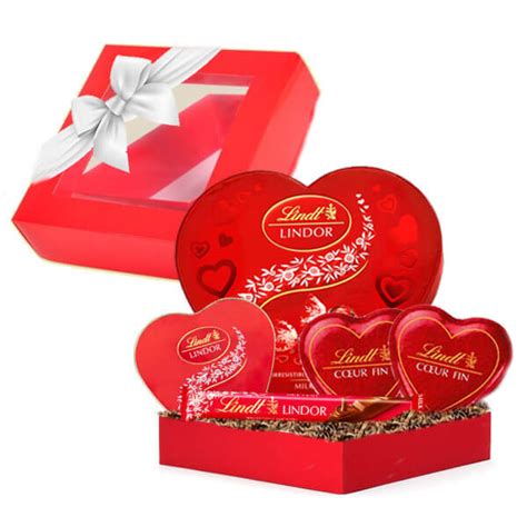 Подаръчна Кутия Lindt Hearts Подаръчни Кошници Подаръчни кутии Коледни Кошници