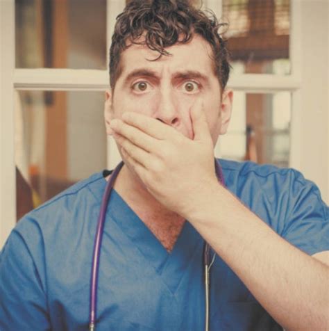 Лекарят си запуши устата да не извика от почуда когато видя родилния белег на бебето За Жената