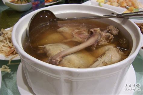 松茸炖鸭炖鸭汤松茸炖海参大山谷图库