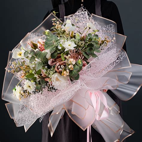 20แผ่น แพ็ค กระดาษห่อช่อดอกไม้ กระดาษฟลาวด์สีพื้นขอบทอง ขนาด 58x58 ซม กระดาษห่อดอกไม้ กันน้ำ100