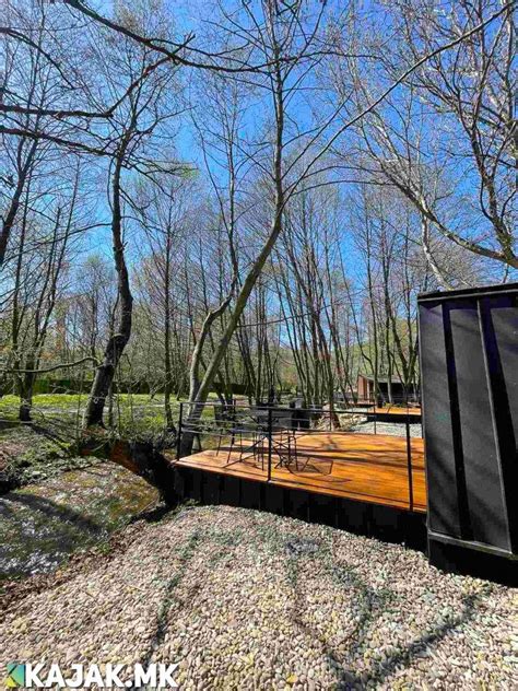 Овие планински дрвени куќички се наоѓаат во Македонија а имаат и отворен базен Kajak Mk