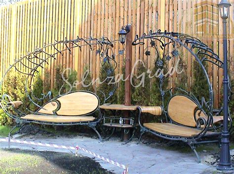 Скамейки в парки: кованые и сварные