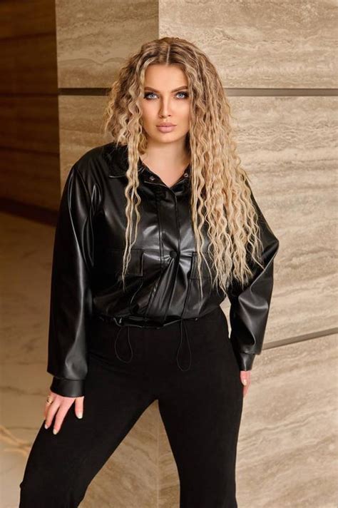 Куртка — ціна 899 грн у каталозі Куртки Купити жіночі речі за доступною ціною на Шафі Україна