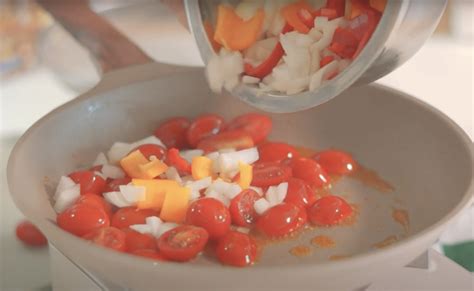 호텔 조식 느낌 토마토 오믈렛 만들기