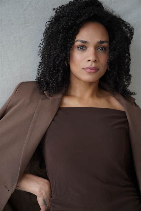 Aimee The Model Booker