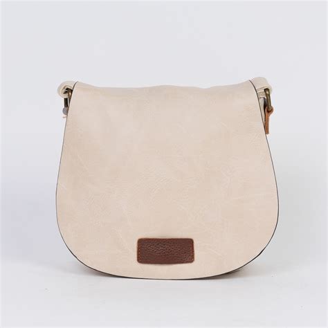 Малка дамска чанта в цвят крем Modisimo