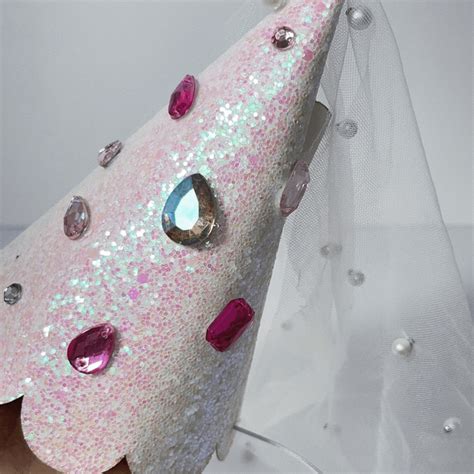 글리터 규빅 반짝 러블리 주인공 생일 파티 왕관 소품 홈파티 졸업사진 공주 셀카템 브라이더샤워 머리띠 생일템 이벤트 에이블리