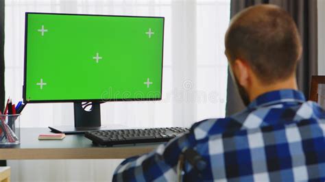 Looking At Green Scren Stock Image Image Of Computer 189896111