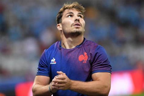 Antoine Dupont En Couple Avec Iris Mittenaere La Date De Leur Rencontre Se Précise