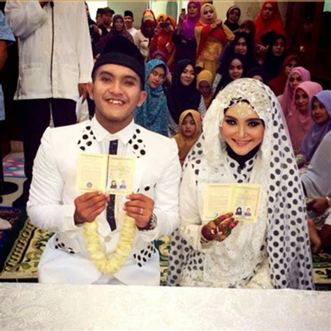 Liputan Gosip And Infotaimen Pernikahan Caesar Yks Dan Indadari