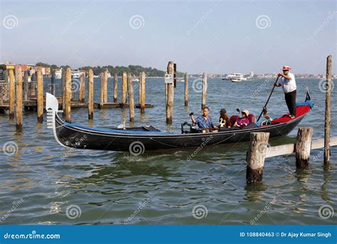 How To Move A Gondola Boat At Flynn Trenwith Blog