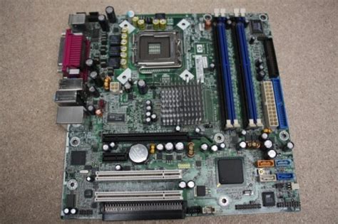 HP Compaq DC7100 CMT Socket 775 365865 001 350929 001 Motherboard