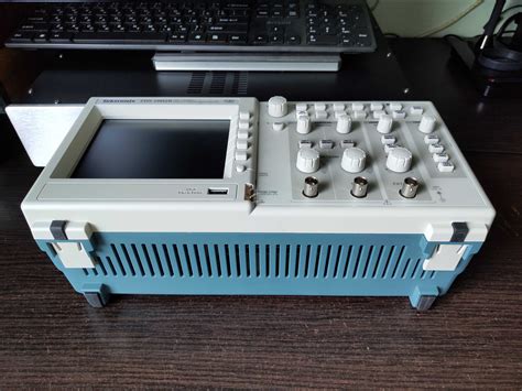 Цифровой осциллограф Tektronix Tds1002b как новый 400 Другое оборудование Киев на Olx