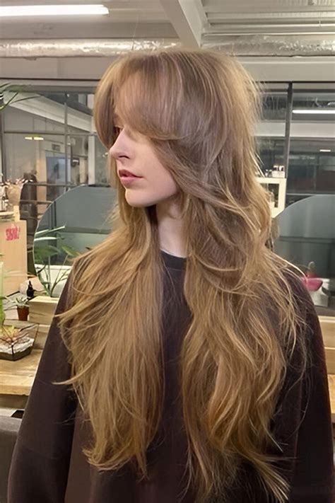 25 Long Wolf Cut Ideas For An Effortless Glam Long Hair Cuts Hair Inspiration Long Haircuts