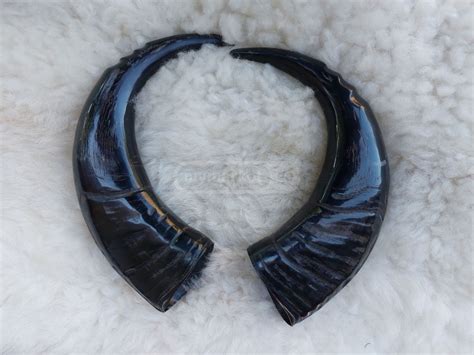 სუვენირი მეორადი და ახალი ნივთების ყიდვა გაყიდვის პლატფორმა Mymarket