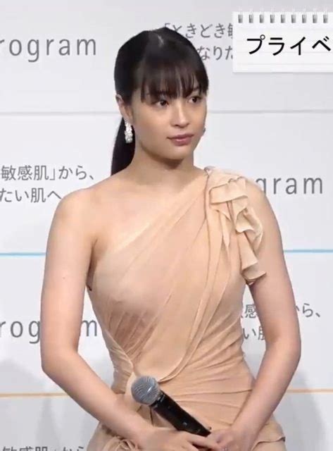 お宝画像乳首が透けていることに気が付いた広瀬すずさんが可愛すぎるwww 芸術は太ももだっ