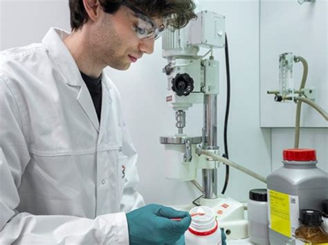 New Sodium Based Solid State Batteries May Unlock Faster Charging And Higher Capacity