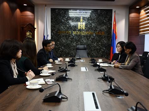 БНСУ ын эмнэлэгтэй хамтран иргэдийг хавдрын эрт илрүүлгийн үзлэгт