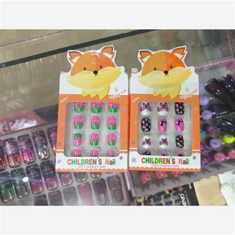 خرید و قیمت ناخن مصنوعی کودکانه از غرفه فروشگاه لوازم آرایشی و بهداشتی زینا