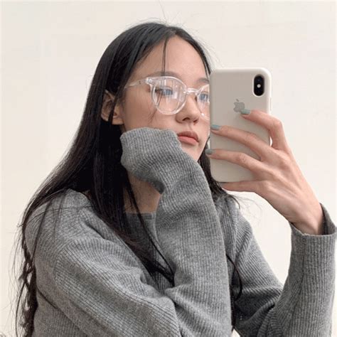 [1 1할인 당일출고] 데일리 뿔테 안경테 스트릿 남녀공용 투명 안경 2color 에이블리