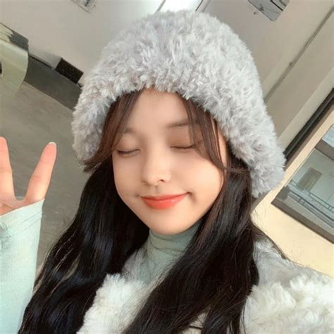 레이디23 부드러운 솜사탕 털 니트 퍼 숏비니 겨울 바클라바 부클 스키 보드 모자