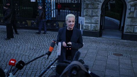 Юлия Навалная Владимир Путин не е легитимният президент на Русия Новини бг