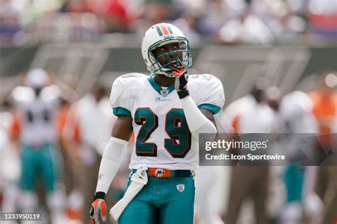 Dolphins Sam Madison Photos And Premium High Res Pictures Getty Images