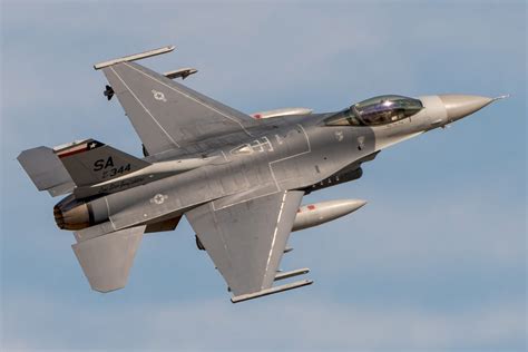 Hii Bags Us Air Force F 16 Training Device Support Contract