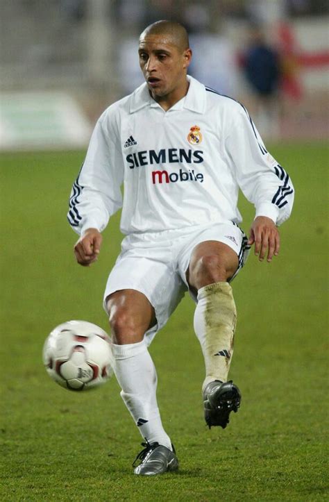 Roberto Carlos Real Madrid 2002 03 Wallpaper De Futebol Futebol