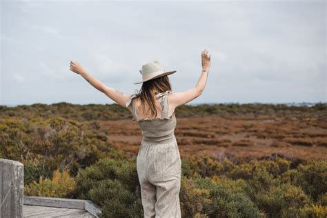 5 Tips To Help You Relax During Your Photoshoot — Leslie Carvitto