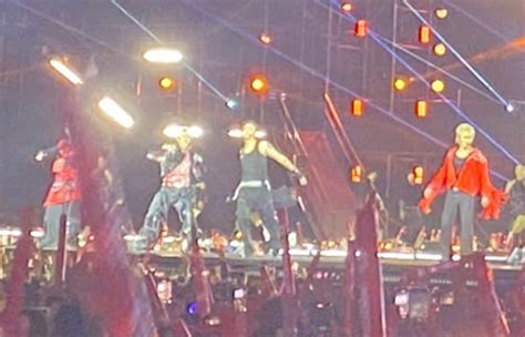 Concert Anh trai vượt ngàn chông gai Soobin và Jun Phạm cởi áo giữa trời lạnh độ