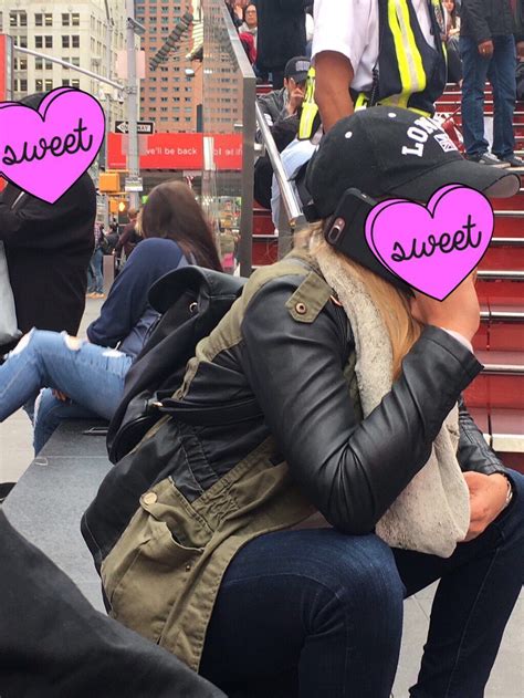 [짤줍] 알아서 사진 찍어주는 아이돌 그룹  디스패치 뉴스는 팩트다