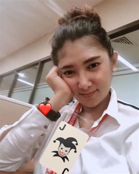 Masih Ingat Polwan Cantik Briptu Eka Begini Potret Terbarunya Kini