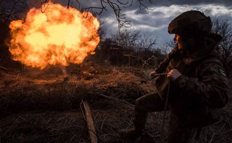 На Харківщині артилеристи накрили російську піхоту щільним вогнем ВІДЕО Вечірній Київ