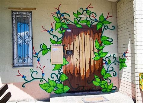 Рисунки на дверях