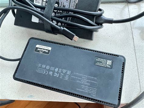 Dell D6000 Docking Station 電腦＆科技 電腦周邊及配件 電腦線、轉接線及轉換器 Carousell