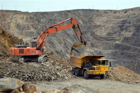 Ашигт малтмалын ордын 2 598 лиценз эзэмшигчдийг зарлалаа