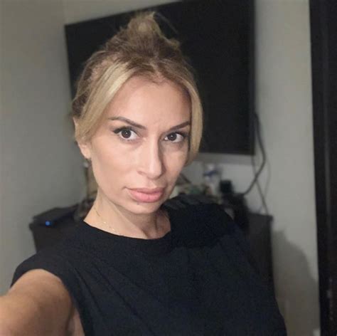 ბებო მოწყალებას ითხოვდა ორლარიანი მივაწოდე და იქვე საცხობში